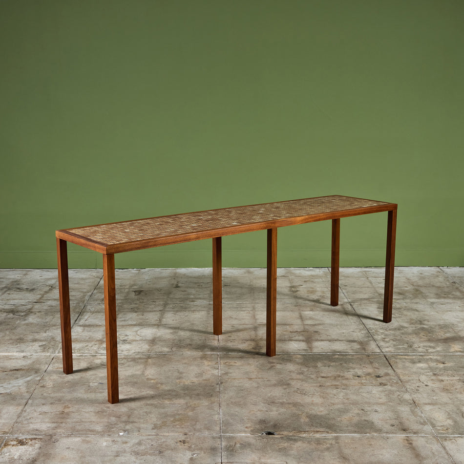 NEW ARRIVALS – DEN