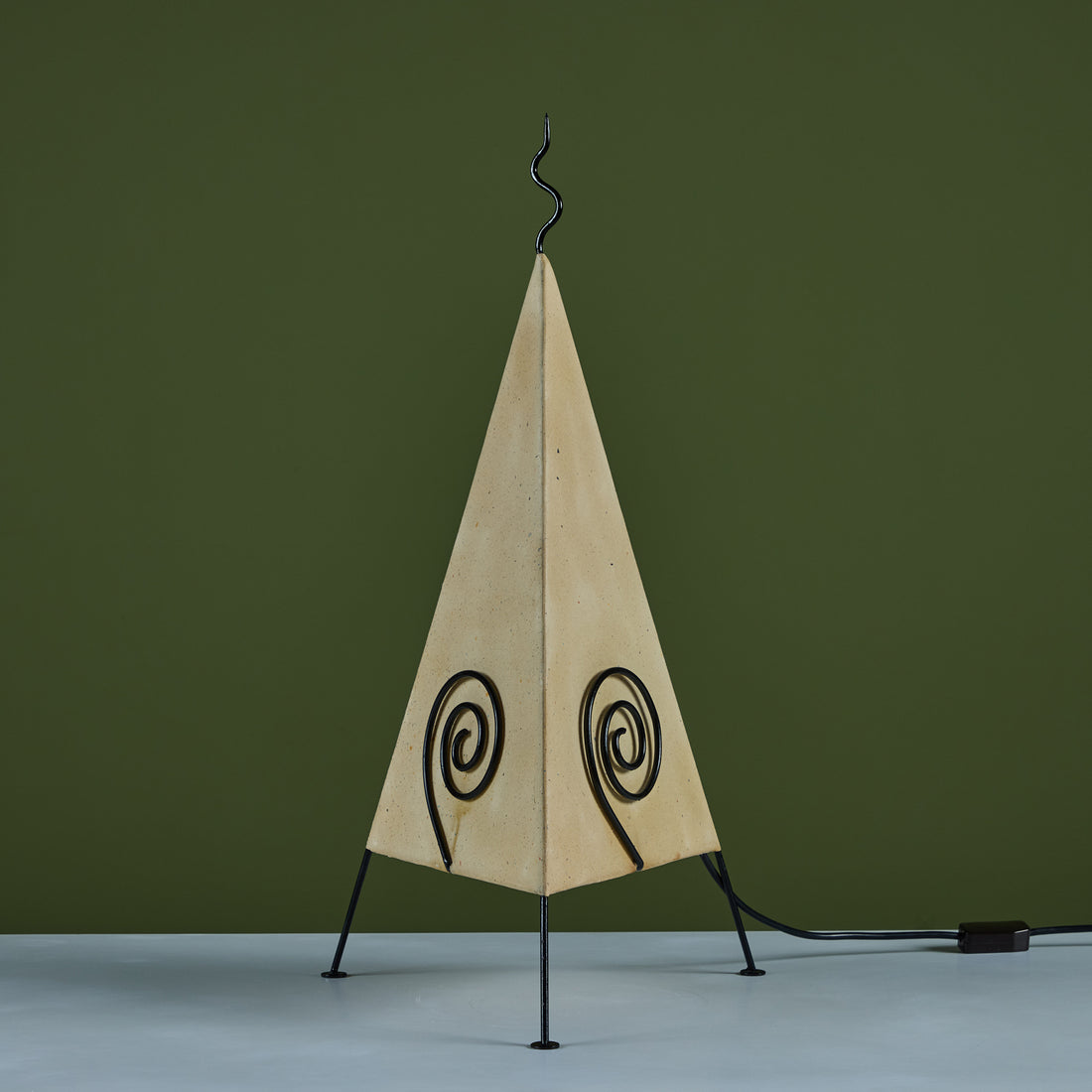 Postmodern Pyramid Paper Shade Table Lamp – DEN