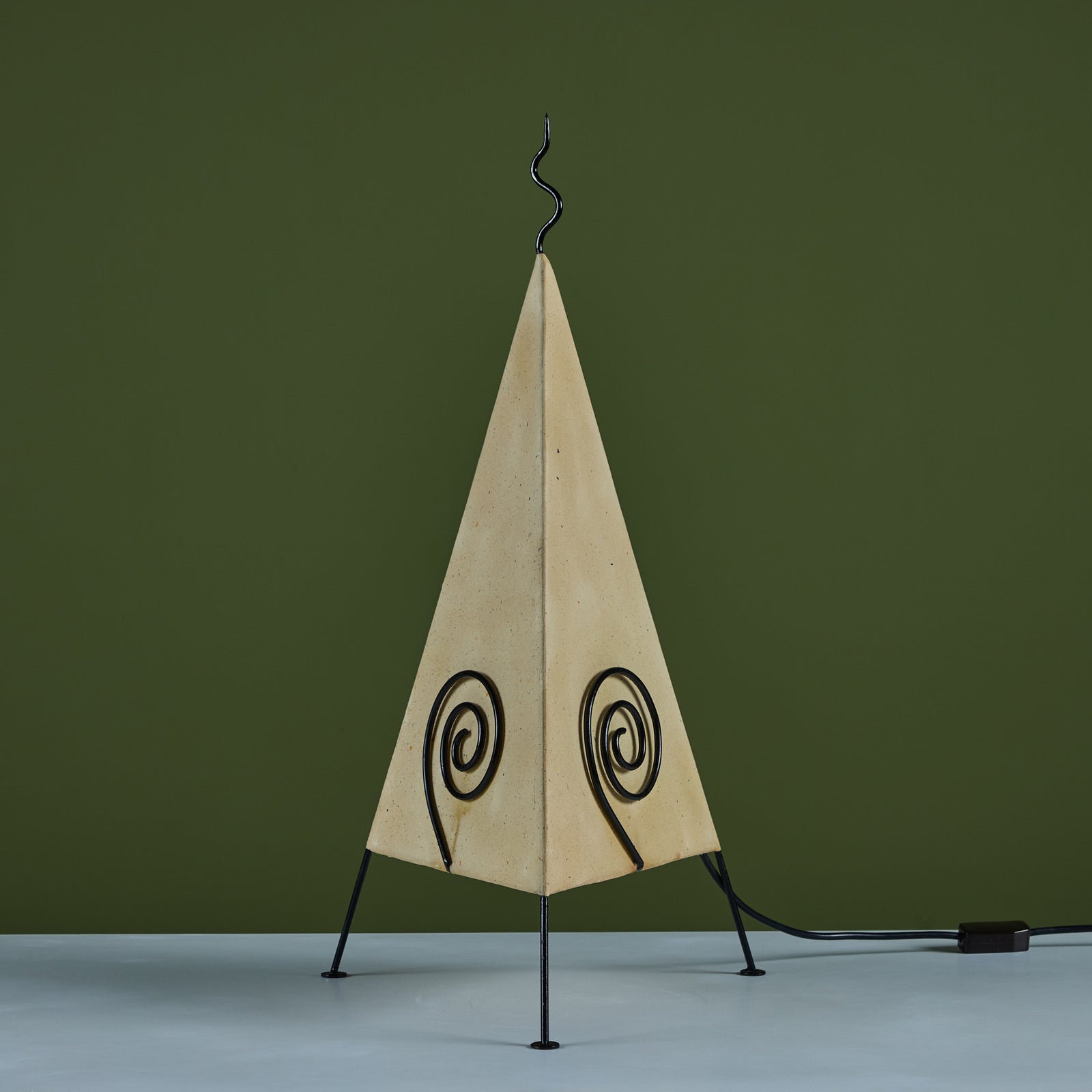 Postmodern Pyramid Paper Shade Table Lamp – DEN
