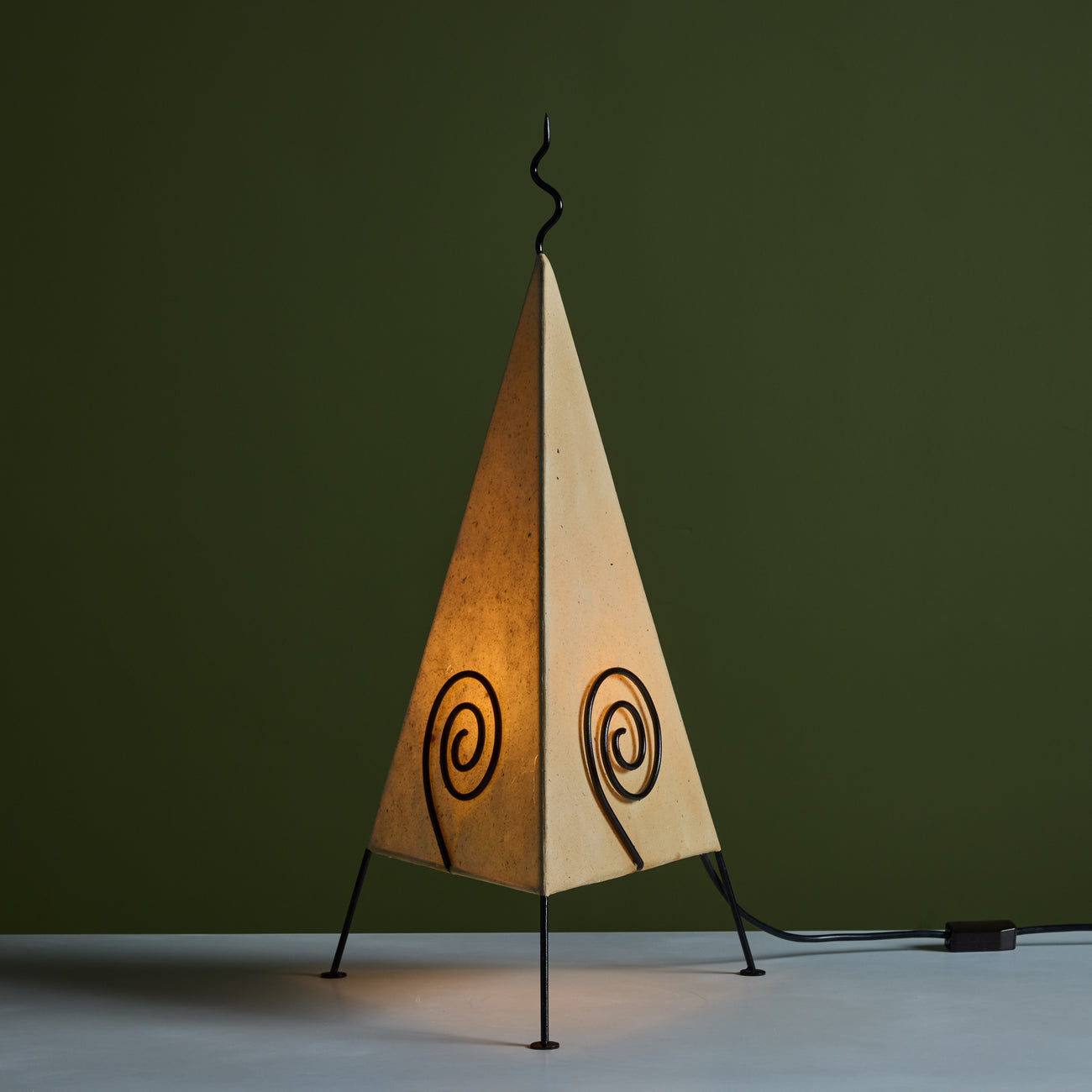 Postmodern Pyramid Paper Shade Table Lamp – DEN